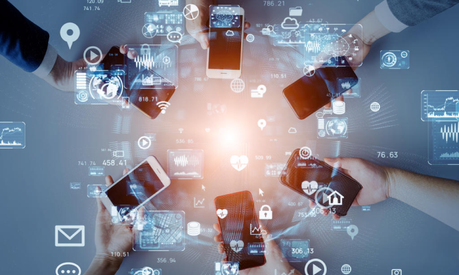 Prepaid vs. Monthly Phone Plans | We Compare, You Decide